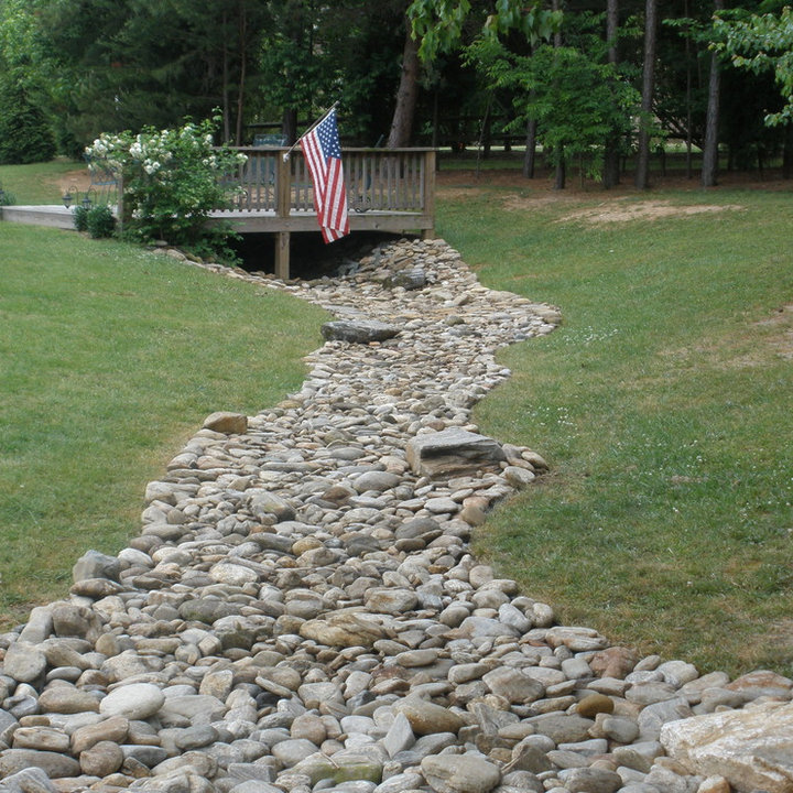 Dry Creek Bed Design - Photos & Ideas | Houzz