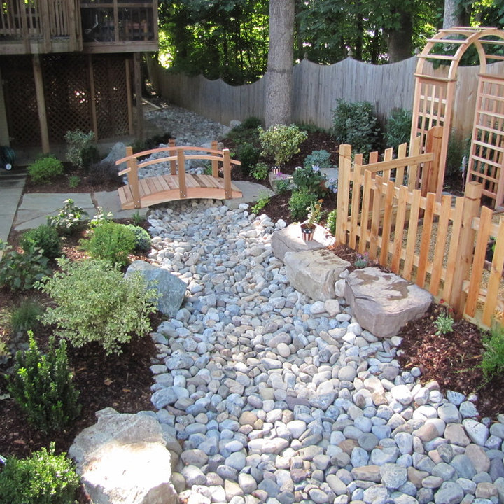 Dry River Bed Landscaping - Photos & Ideas | Houzz