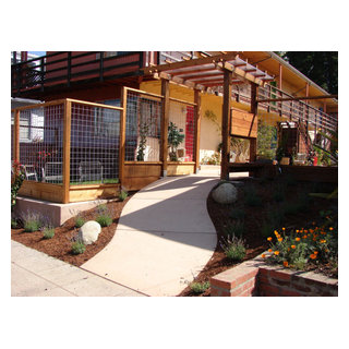 Entry Walkway with Custom Trellis - Contemporáneo - Jardín - San ...