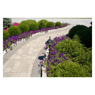 EP Henry Walkway and Driveway with Beautiful Landscaping - Modern ...