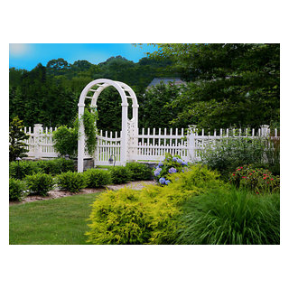 Essex, Connecticut | Cedar Wooden Picket Fence & Arbor - Traditional ...