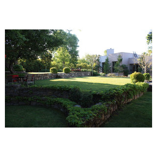 Family Compound - Landscape - Los Angeles - by Paul Hendershot Design ...