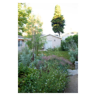 Lush, Leafy Fire-Defense - Rustic - Landscape - Los Angeles - by FormLA ...