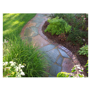 Flagstone & Irregular Shaped Natural Stone - Transitional - Garden ...