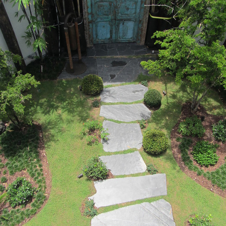 Stepping Stone Walkway - Photos & Ideas | Houzz