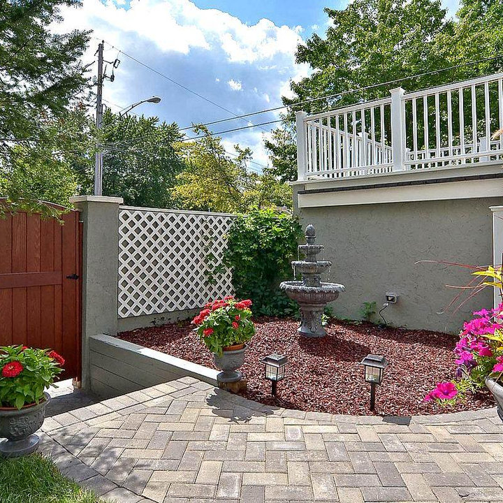 Front Yard Courtyard Ideas - Photos & Ideas | Houzz