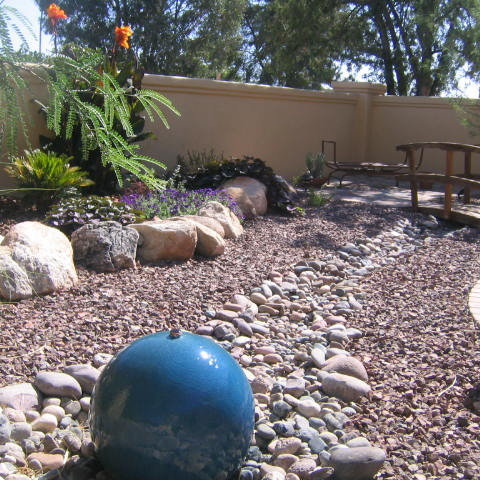 Small Yard Desert Landscap - Photos & Ideas | Houzz