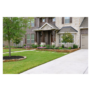 Front yard landscape projects - Traditional - Landscape - Houston - by ...