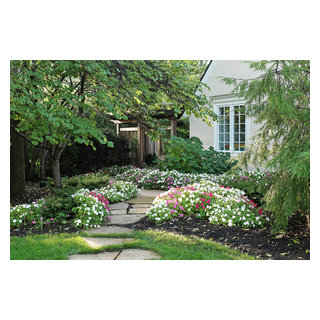 Grandview Garden - Traditional - Landscape - Columbus - by Wood ...