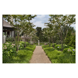 Grenata Preserve - Traditional - Landscape - DC Metro - by Morgan ...