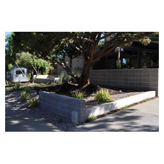 Ground face walls - Modern - Garden - San Francisco - by Huettl ...
