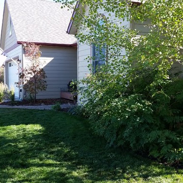 Flagpole Landscaping - Photos & Ideas | Houzz