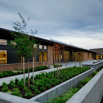 High School Landscaping Ideas - Photos & Ideas | Houzz