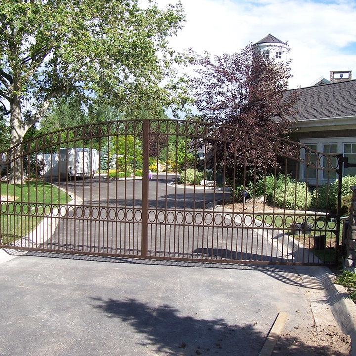 Driveway Gate Ideas - Photos & Ideas | Houzz