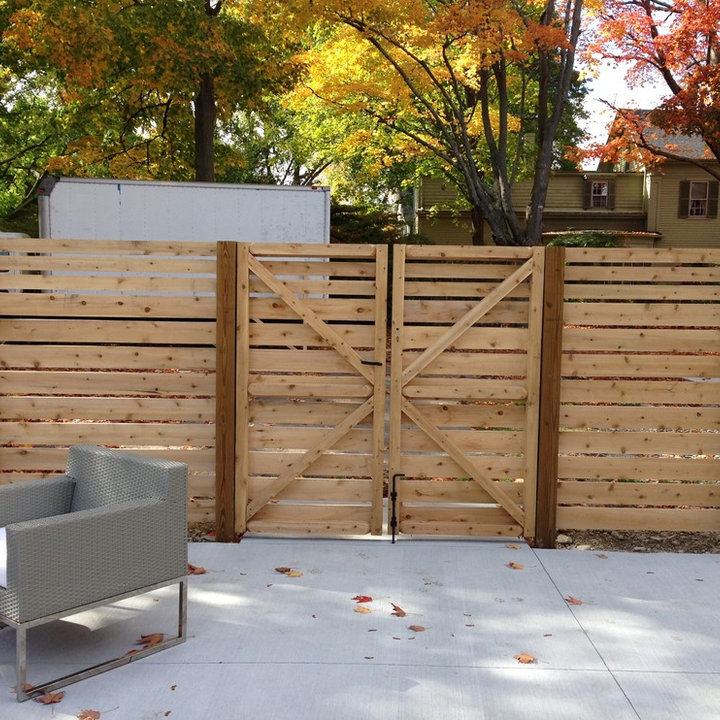 Horizontal Cedar Fence - Photos & Ideas | Houzz