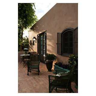 Intimate Patio - Southwestern - Patio - Phoenix - by Exteriors By Chad ...