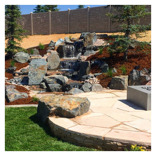 Kincheloe Water Feature and Flagstone Patio - Contemporáneo - Jardín ...