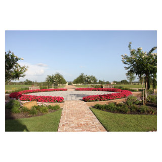 Labyrinth Garden - Midcentury - Landscape - Houston - by Landscape ...