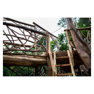 Ladder and Railings - Rustic Grape Arbor and Viewing Platform - Rústico ...