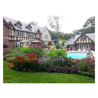 Lakeside Pool Gardens - North Muskegon, MI - Traditional - Landscape ...