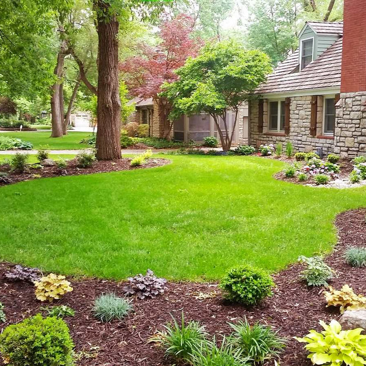 75 Shade Front Yard Landscaping Ideas You'll Love - March, 2025 | Houzz