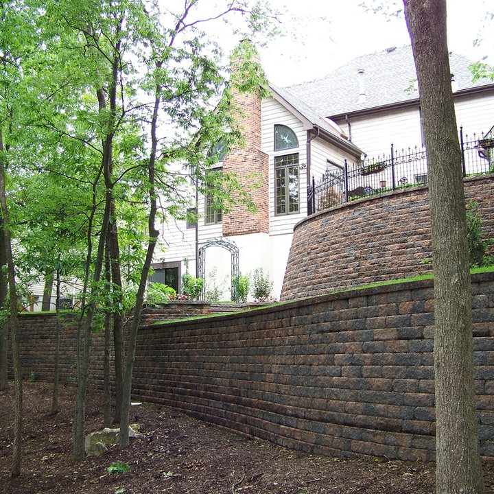 Tiered Retaining Wall - Photos & Ideas | Houzz