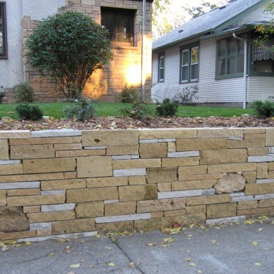 Limestone Retaining Wall - Photos & Ideas | Houzz