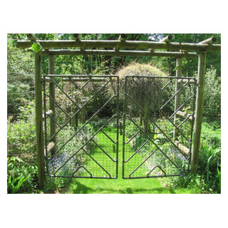 Linda Engstrom - Traditional - Landscape - Portland - by Garden ...