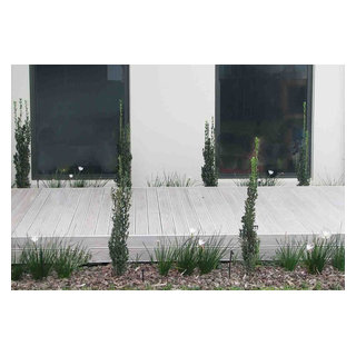 Lineal design - Contemporary - Landscape - Hamilton - by Garden Mentors ...