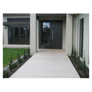 Lineal design - Contemporary - Landscape - Hamilton - by Garden Mentors ...