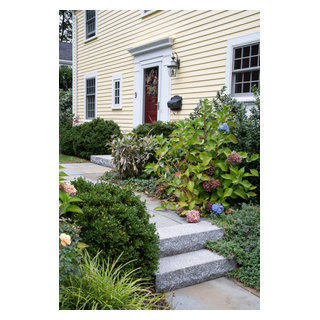 Lush Front Yard - Klassisch - Garten - Boston - von a Blade of Grass ...