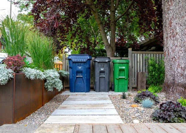 A Toronto Front Yard Gains Style and a Taste of the Southwest
