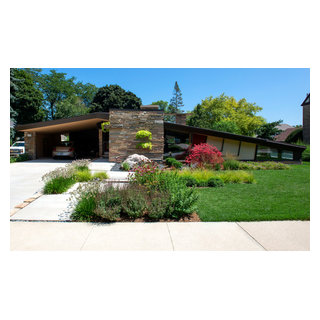 Mid-Century Front Landscape - Racine - Rétro - Jardin - Milwaukee - par ...