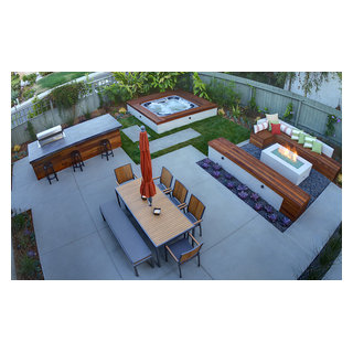 Modern and Cozy Outdoor Space - Contemporary - Landscape - San Diego ...