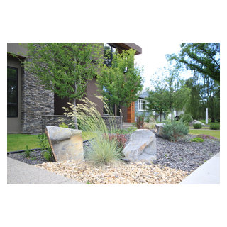 Modern Corner - Modern - Landscape - Calgary - by LANDFORM Inc. | Houzz
