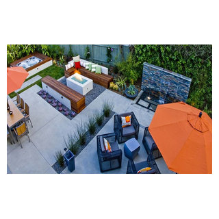 Modern Outdoor Entertaining - Contemporary - Landscape - San Diego - by ...