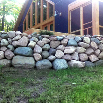 Natural Rock Retaining Wall - Photos & Ideas | Houzz