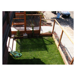 New Lawn and Hog Wire Panel Fence in Apartment Landscape Design ...