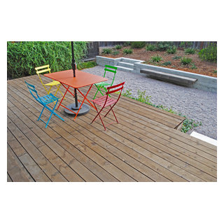 Platform Deck, Concrete Stair and Cantilever Bench - Modern - Landscape ...