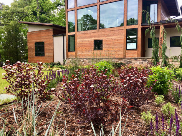 Yard of the Week: Lake House Landscape Composed Like a Symphony