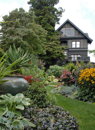 How to Design Garden Paths That Bring a Landscape to Life