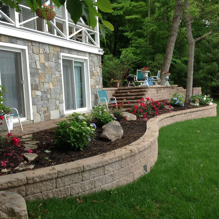 75 Retaining Wall Landscape Ideas You'll Love - October, 2025 | Houzz