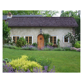 Romantic Guesthouse Garden - Farmhouse - Landscape - Philadelphia - by ...