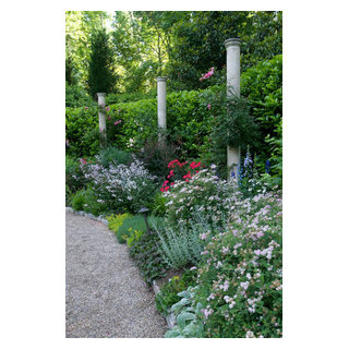 Rose Columns - Traditional - Landscape - Atlanta - by Planters | Houzz