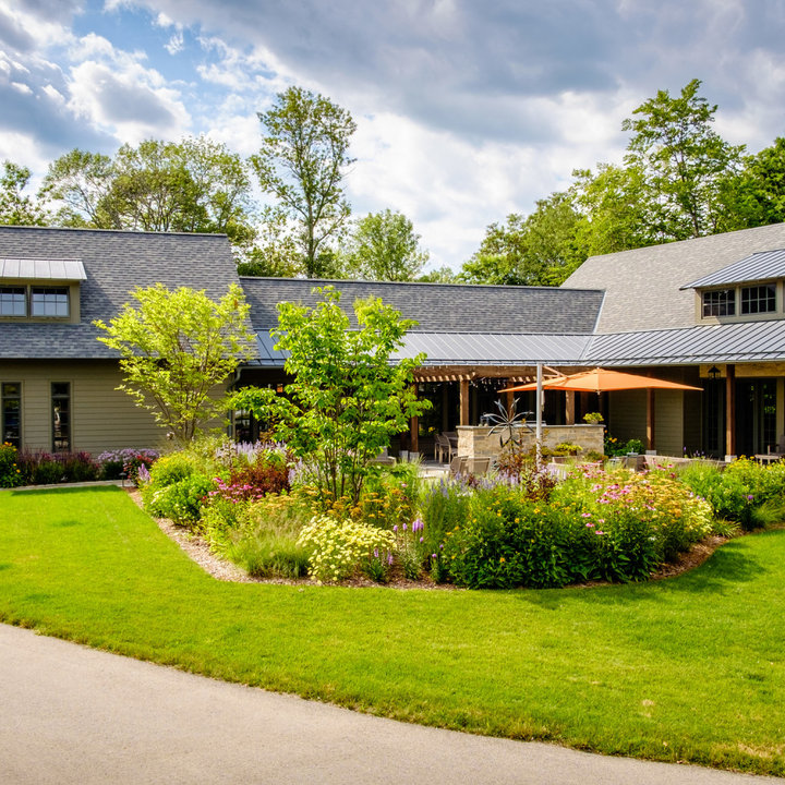 75 Modern Driveway Ideas You'll Love - April, 2025 | Houzz