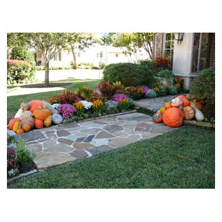 Seasonal Color - Traditional - Landscape - Dallas - by Texas Garden ...