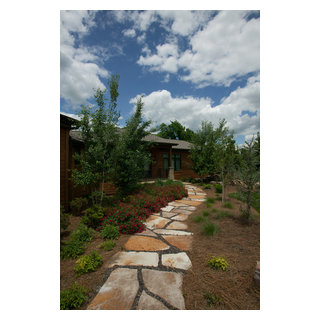 Shawnee Suburban Estate - Traditional - Landscape - Kansas City - by ...