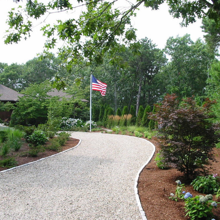 75 Beautiful Crushed Stone Driveway Home Design Ideas & Designs | Houzz AU
