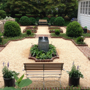 English Courtyard Garden - Photos & Ideas | Houzz