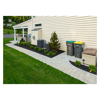 Side Techo-Bloc Paver Walkway - Landscape - Wilmington - by DiSabatino ...